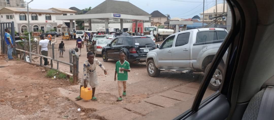BREAKING: Queues Resurface In Filling Stations As Tinubu Declares Fuel Subsidy Removal ...